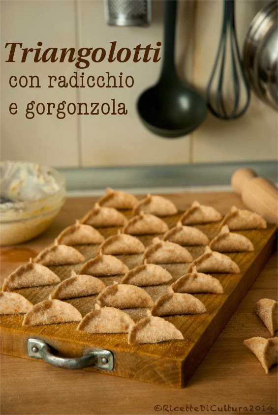 Triangolotti di farina di farro con radicchio e gorgonzola - Ricette di ...